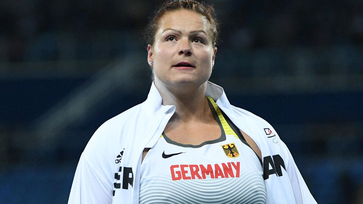 Christina Schwanitz blickt nach Unfall in Richtung Heim-EM in Berlin ...