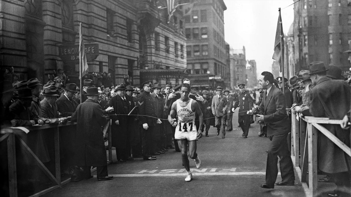 Tarzan legendája – A hot doggal megnyert maraton, az összetört szív, az ...