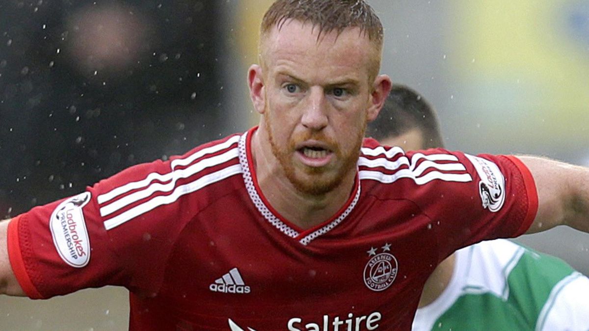 Adam Rooney spot on as second-placed Aberdeen topple Hearts to close to ...