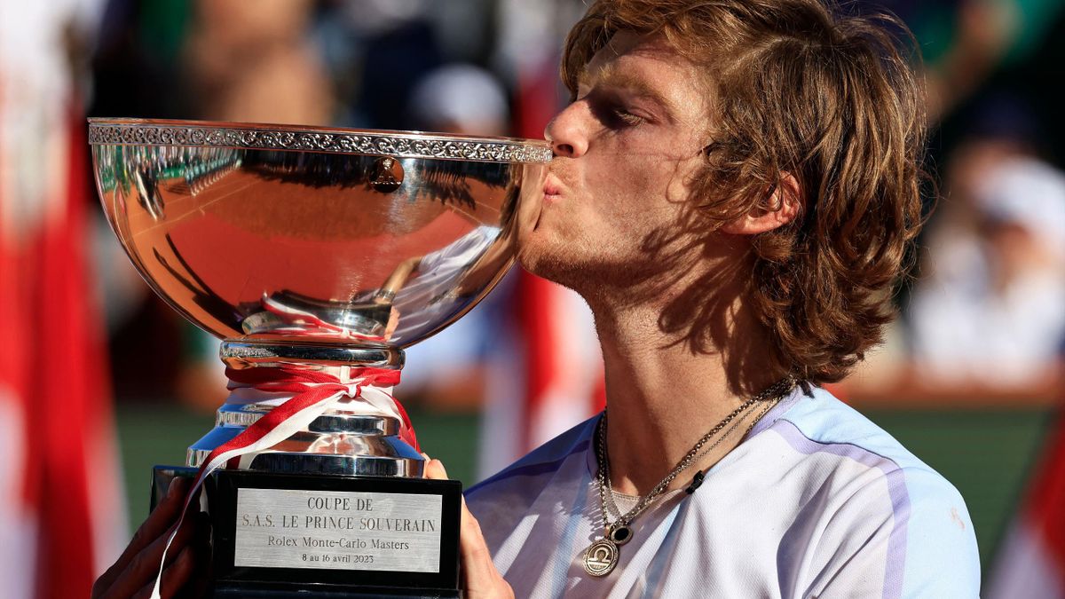 Andrey Rublev, aplaudat de toată lumea la Monte Carlo, după finala cu Rune! Mesajul rar al ...