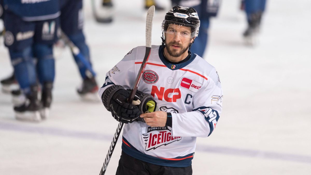 DEL: Rekordtorjäger Patrick Reimer von den Nürnberg Ice Tigers übt ...