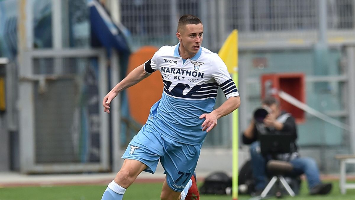 Lazio stangata dalla Uefa: 3 turni a Marusic e chiusura di un settore ...