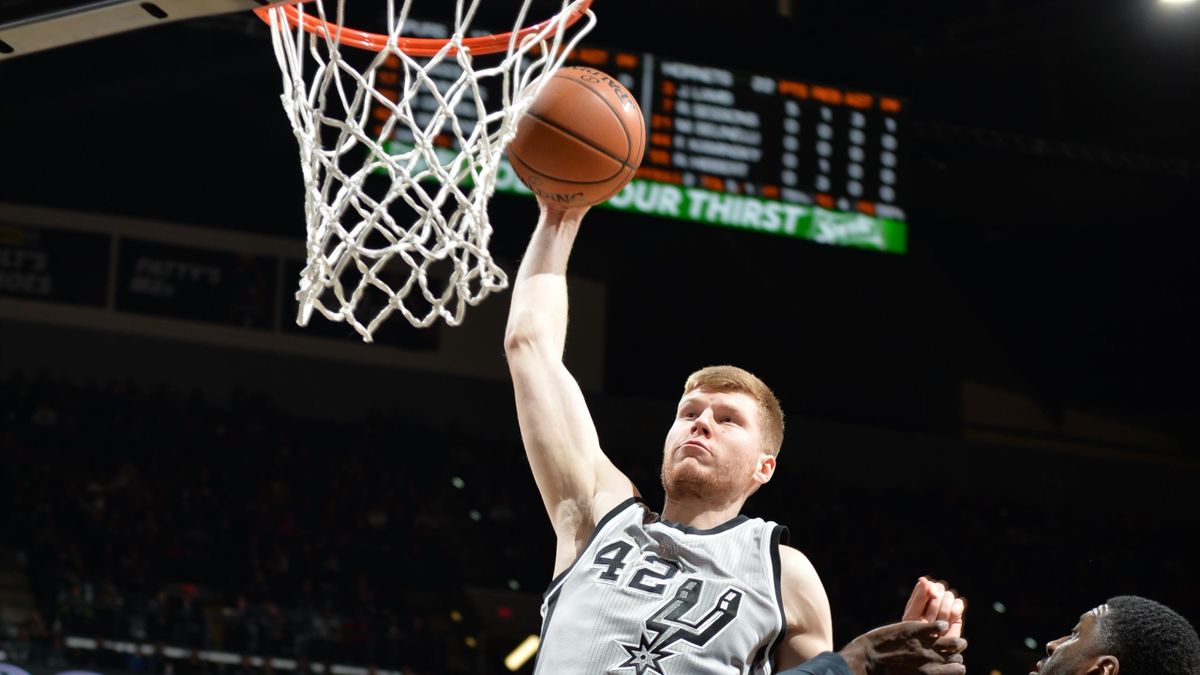La giocata della notte: azione di forza di Davis Bertans - Eurosport
