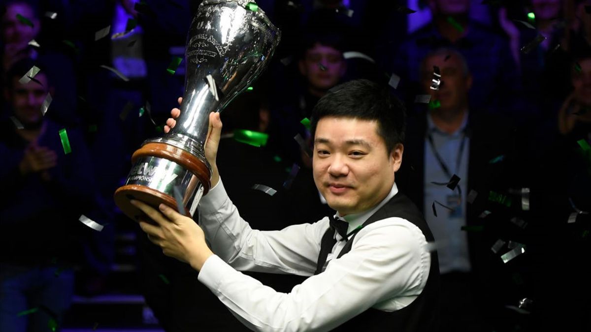 Ding Junhui gewinnt die UK Championship im Finale gegen Stephen Maguire ...
