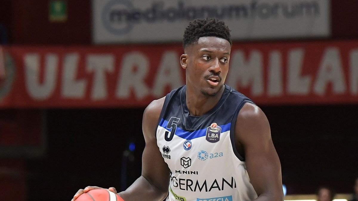 Il monito di Awudu Abass: "Gli italiani costano di più degli stranieri ...