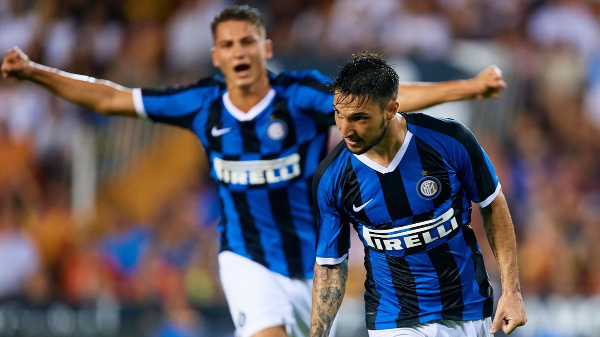 Politano, è corsa a due: il Napoli prova il sorpasso al Milan, l'Inter ...