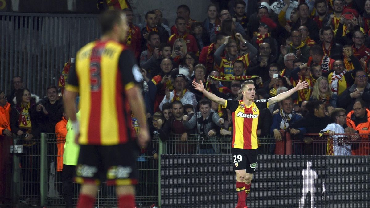 Ligue 2 - Le RC Lens plonge un peu plus en concédant une cinquième ...