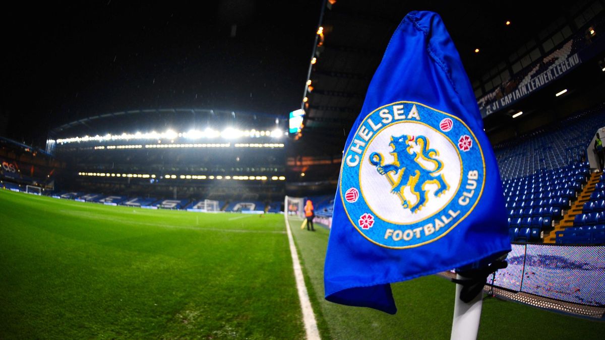 Former Chelsea boss John Neal dies, aged 82 - Eurosport