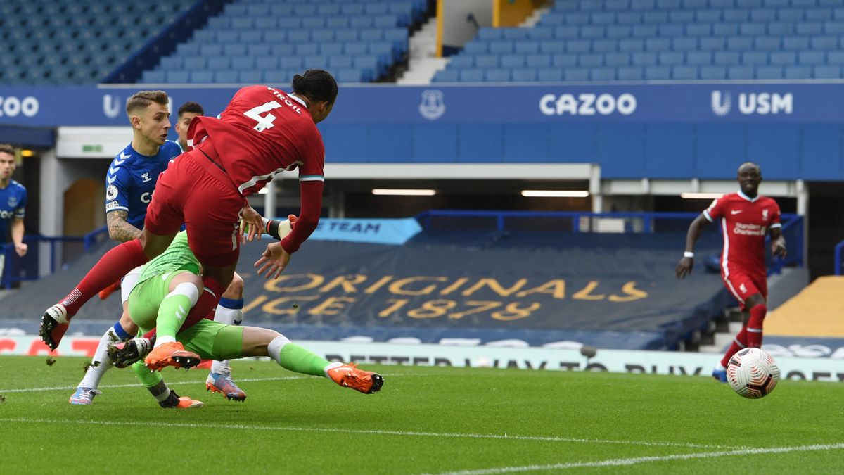 Premier League - Victime d'une sortie ahurissante de Pickford, van Dijk ...