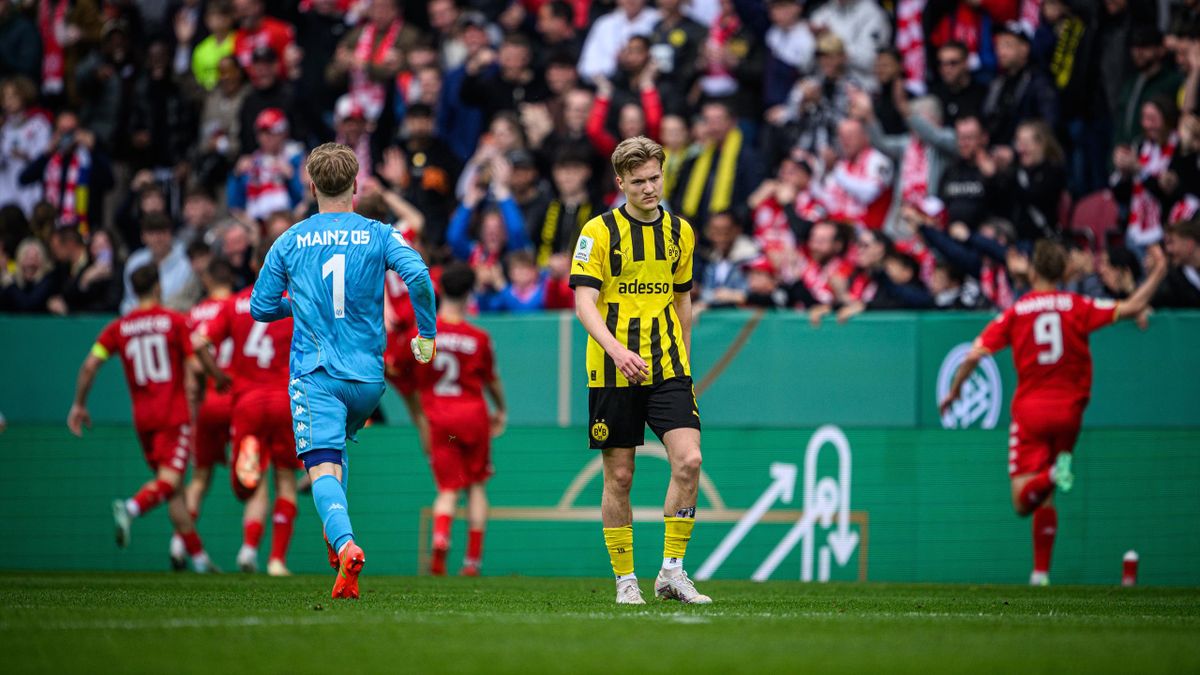 1. FSV Mainz 05 schlägt Borussia Dortmund holt Meistertitel bei den A ...