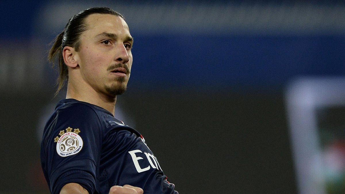 Ibra, el único capaz de celebrar a la vez que marca - Eurosport