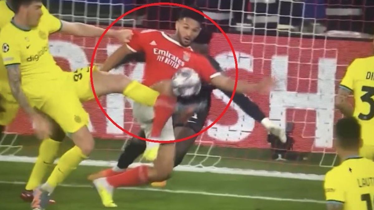 Benfica-Inter, moviola: giusto il rigore per mani di João Mário, tanti ...