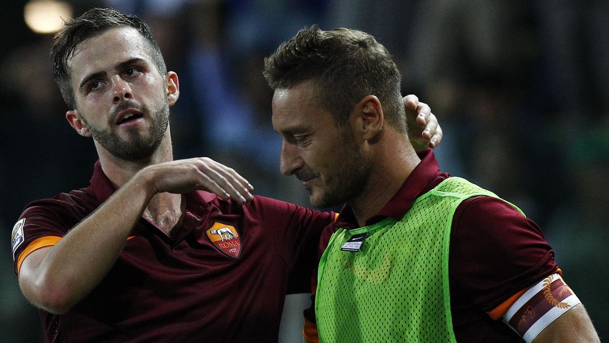 Pjanic: “Quello che sta facendo Totti è magico: lui è la Roma” - Eurosport
