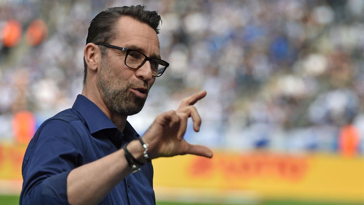Hertha BSC Manager Michael Preetz zeigt sich besorgt über den Kampf um ...