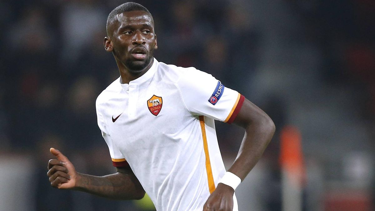 Der Serie-A-Klub AS Rom will den DFB-Innenverteidiger Antonio Rüdiger ...