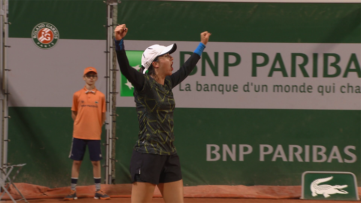 Roland Garros | Contreras Gomez neemt aantekeningen door in pauze en ...