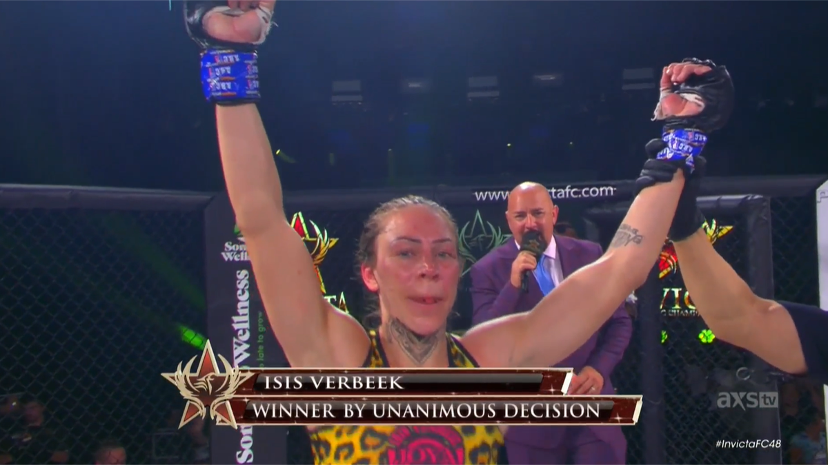 MMA | Verbeek wint na uitputtingsslag tegen Parker tijdens Invicta FC ...