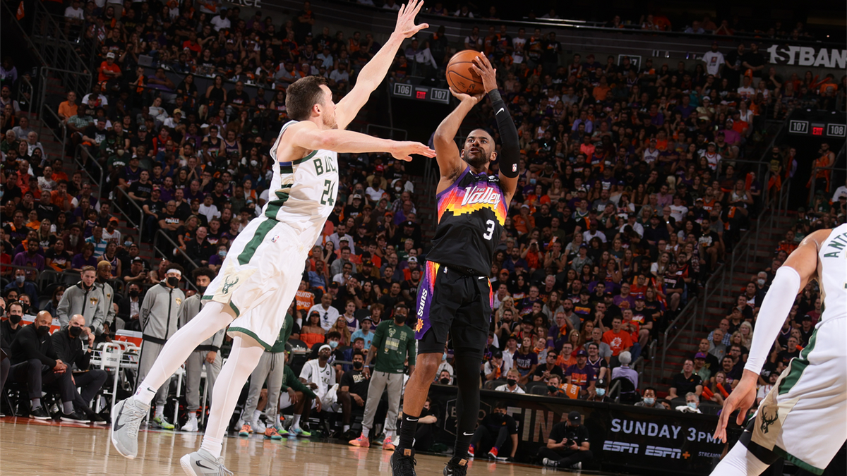 NBA 2020 21. Phoenix Suns Milwaukee Bucks. Wynik i relacja z pierwszego meczu fina ow Eurosport