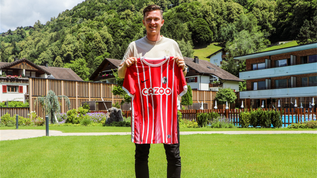 FC Augsburg und SC Freiburg tauschen Spieler: Ermedin Demirovic zum FCA ...