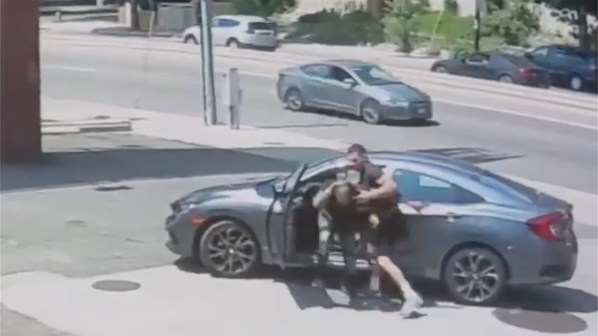 UFC-Fighter Jordan Williams prügelt Autodieb an der Tankstelle in die ...