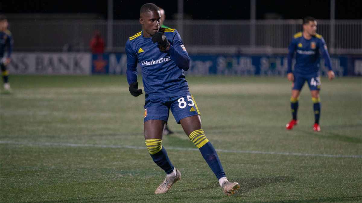 Axel Kei, atacantul de 13 ani care uimeşte întreaga planetă cu fizicul ...