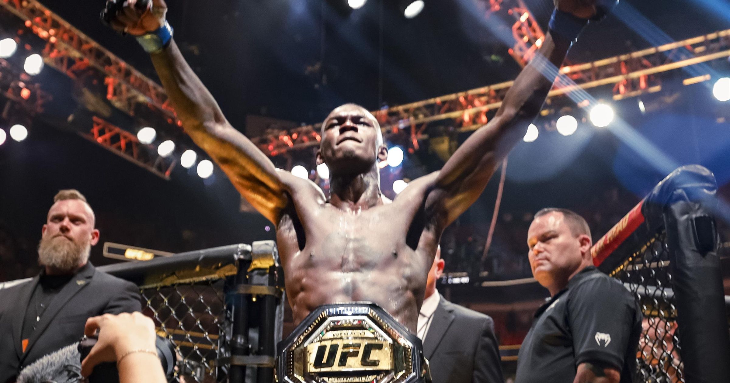 Israel Adesanya, la superstar UFC che ama gli anime e la WWE: come è ...