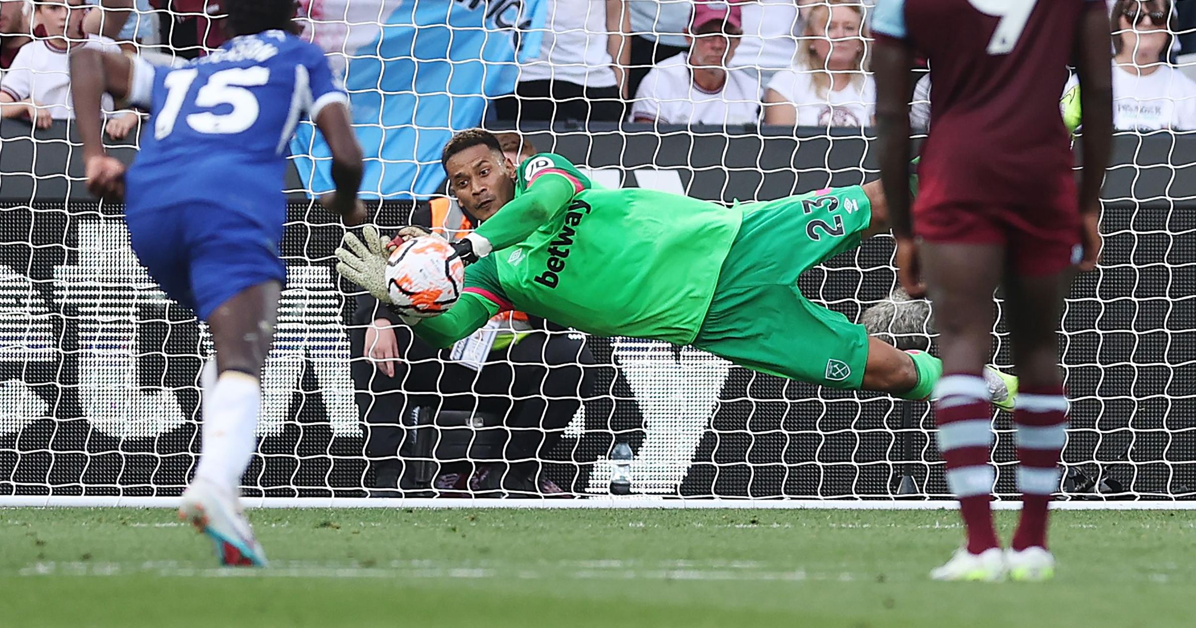 PREMIER LEAGUE - "Absolument fantastique" : Alphonse Areola (West Ham ...