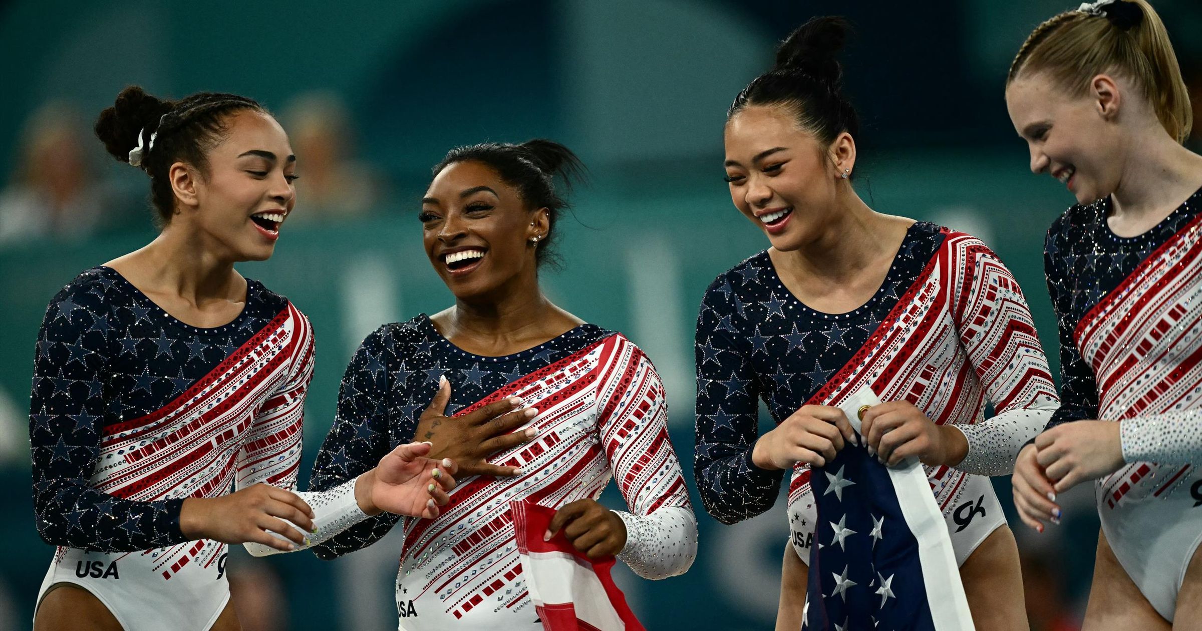 Paris 2024 | Vijf keer goud! - Ontketende Simone Biles leidt VS naar ...