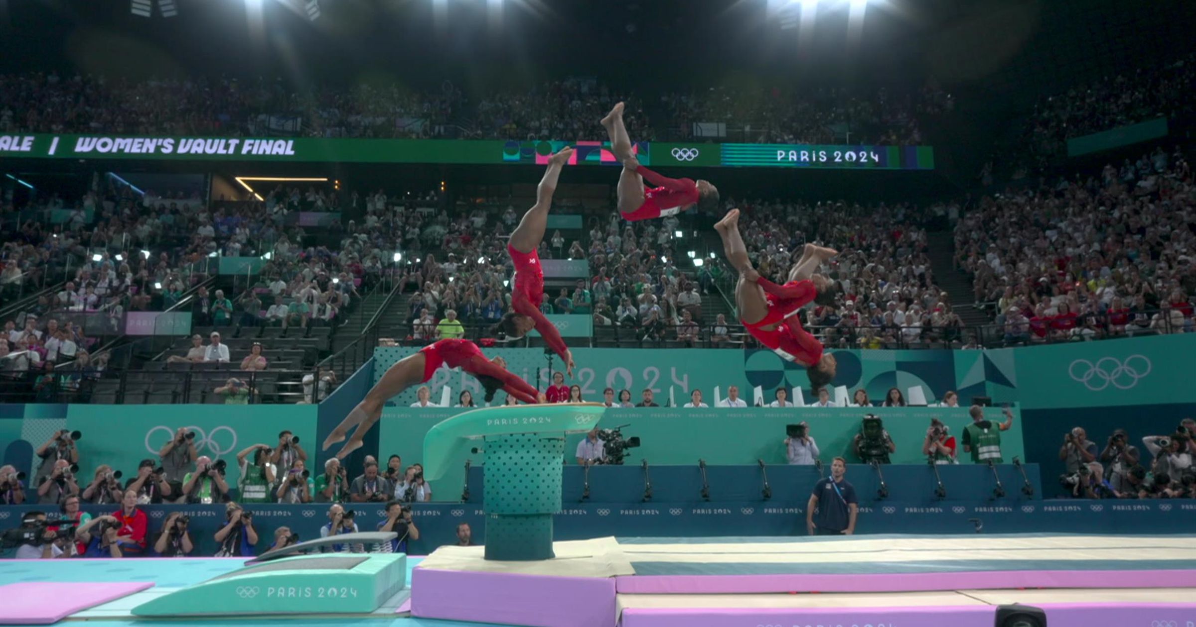 Simone Biles oro anche al volteggio, boato del pubblico sul primo salto ...