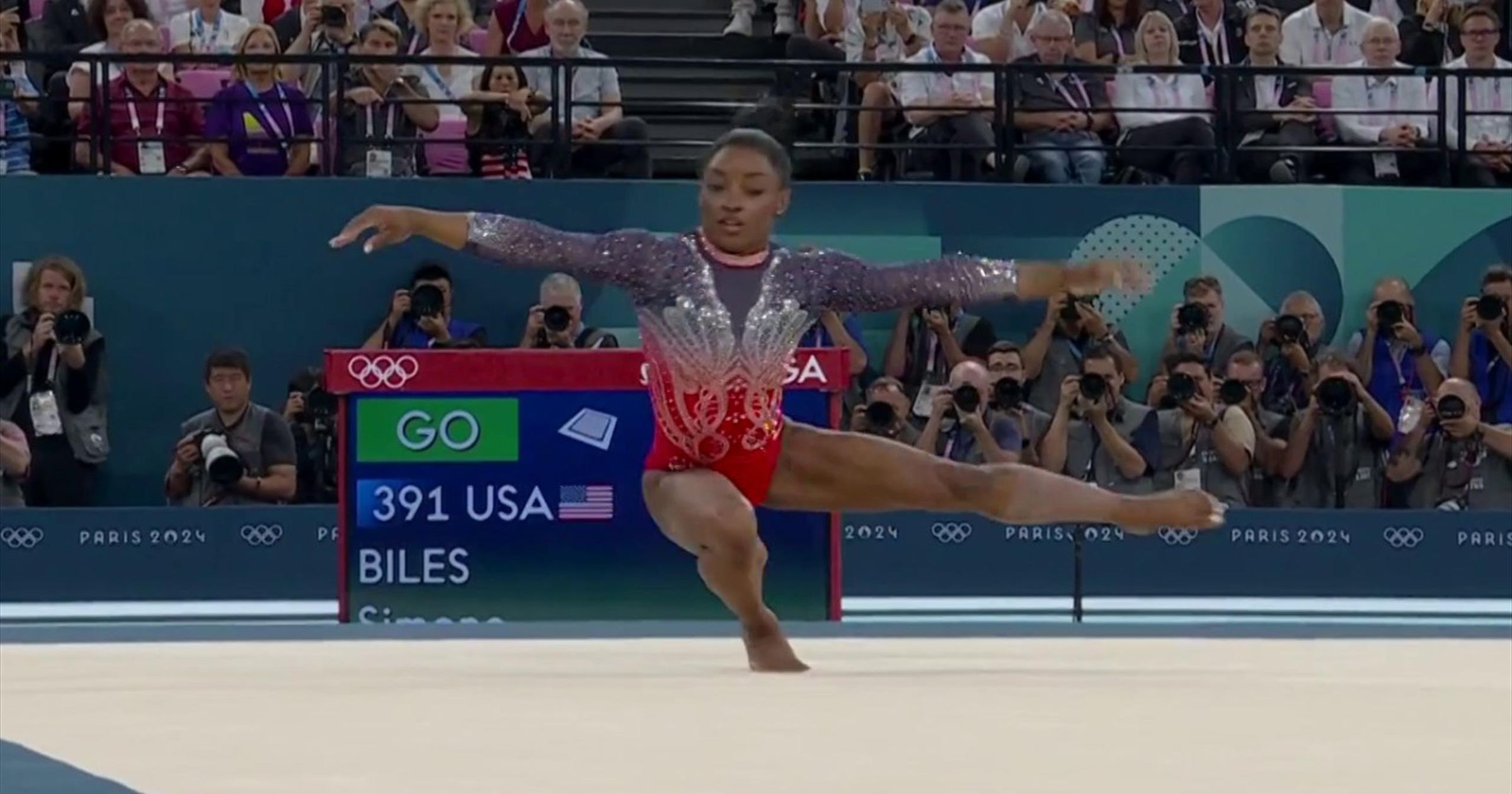 Olympia 2024: Simone Biles zeigt beim Bodenturnen eine starke Leistung ...
