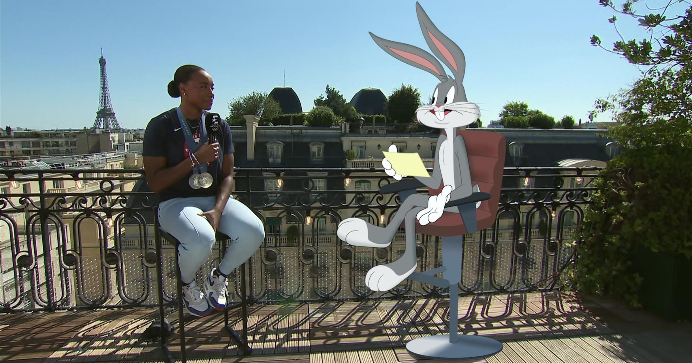 Olympia 2024 - Looney Tunes: Bugs Bunny quetscht Simone Manuel aus ...
