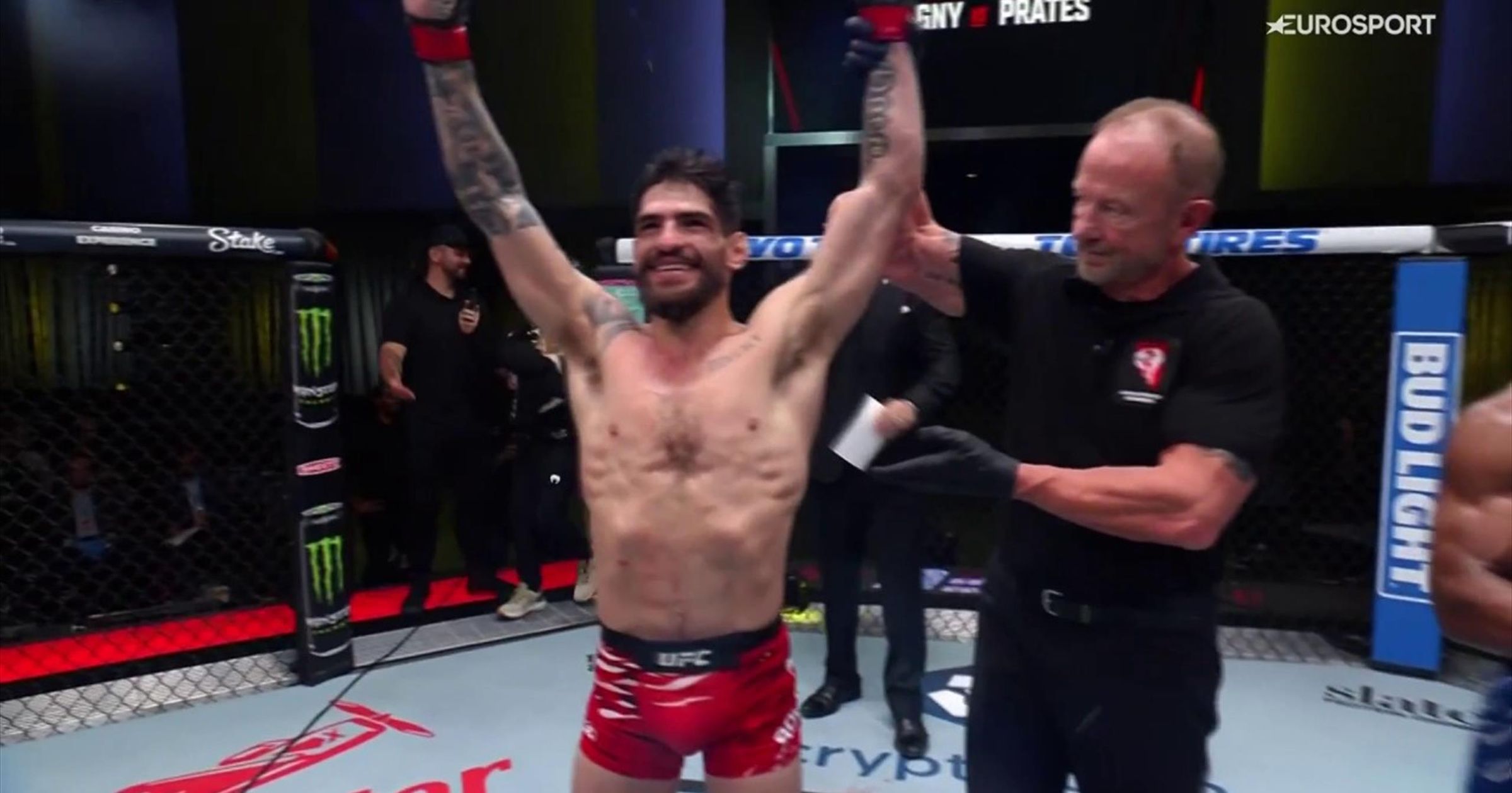 UFC Vegas 100 | Bolaños wint na close gevecht van Romious - Mixed ...