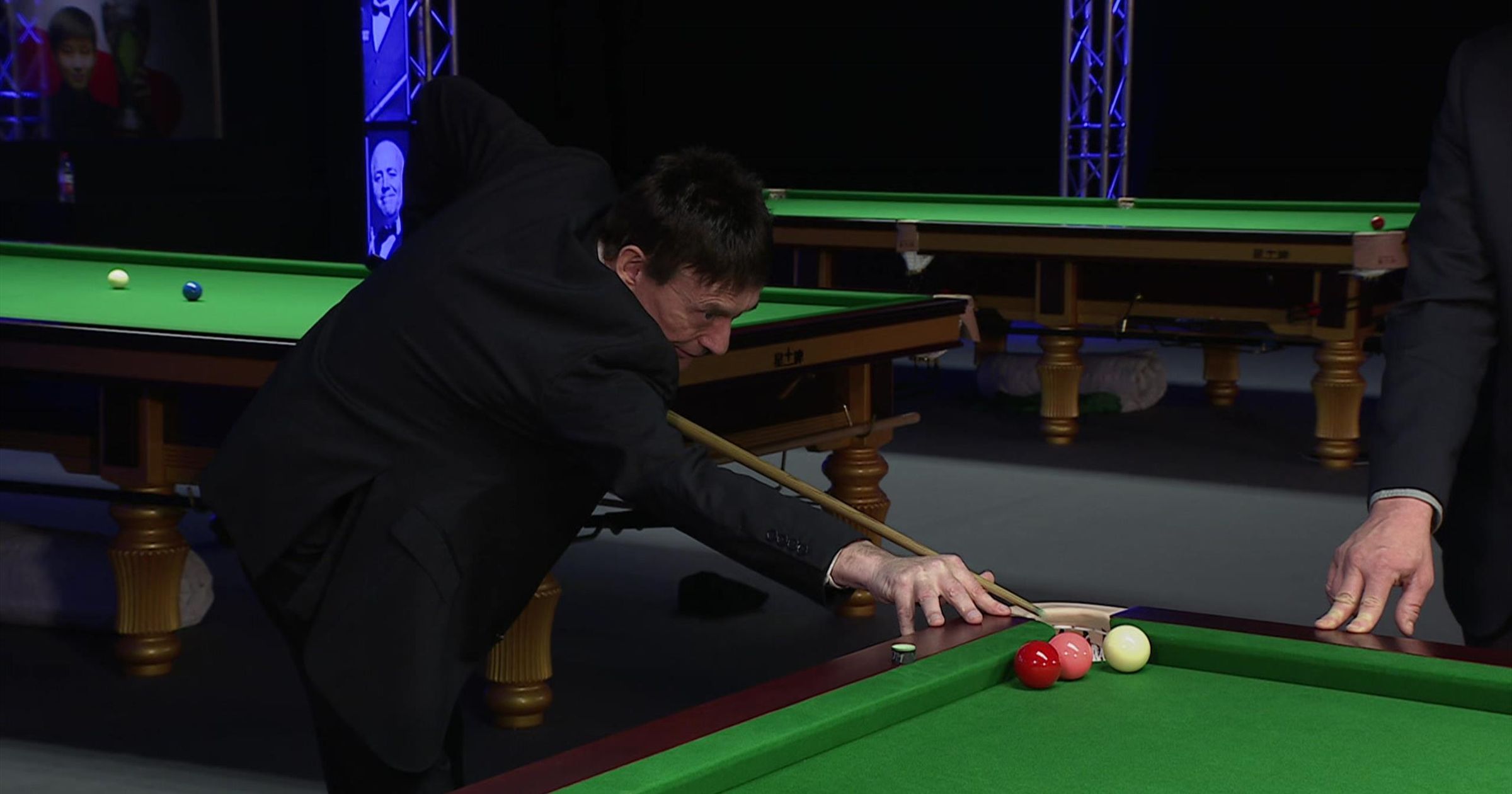 Robert Milkins Super-Shot gegen Ding Junhui: Experte Jimmy White stellt ...
