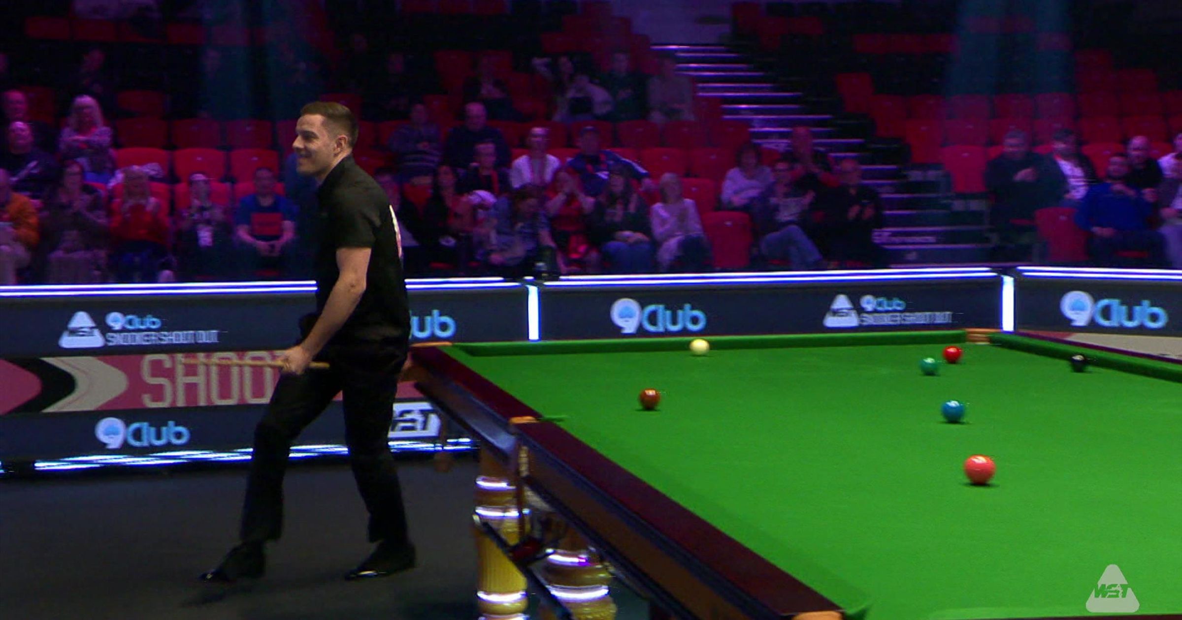 Ashley Carty jubelt auf lustige Art und Weise nach seinem ...