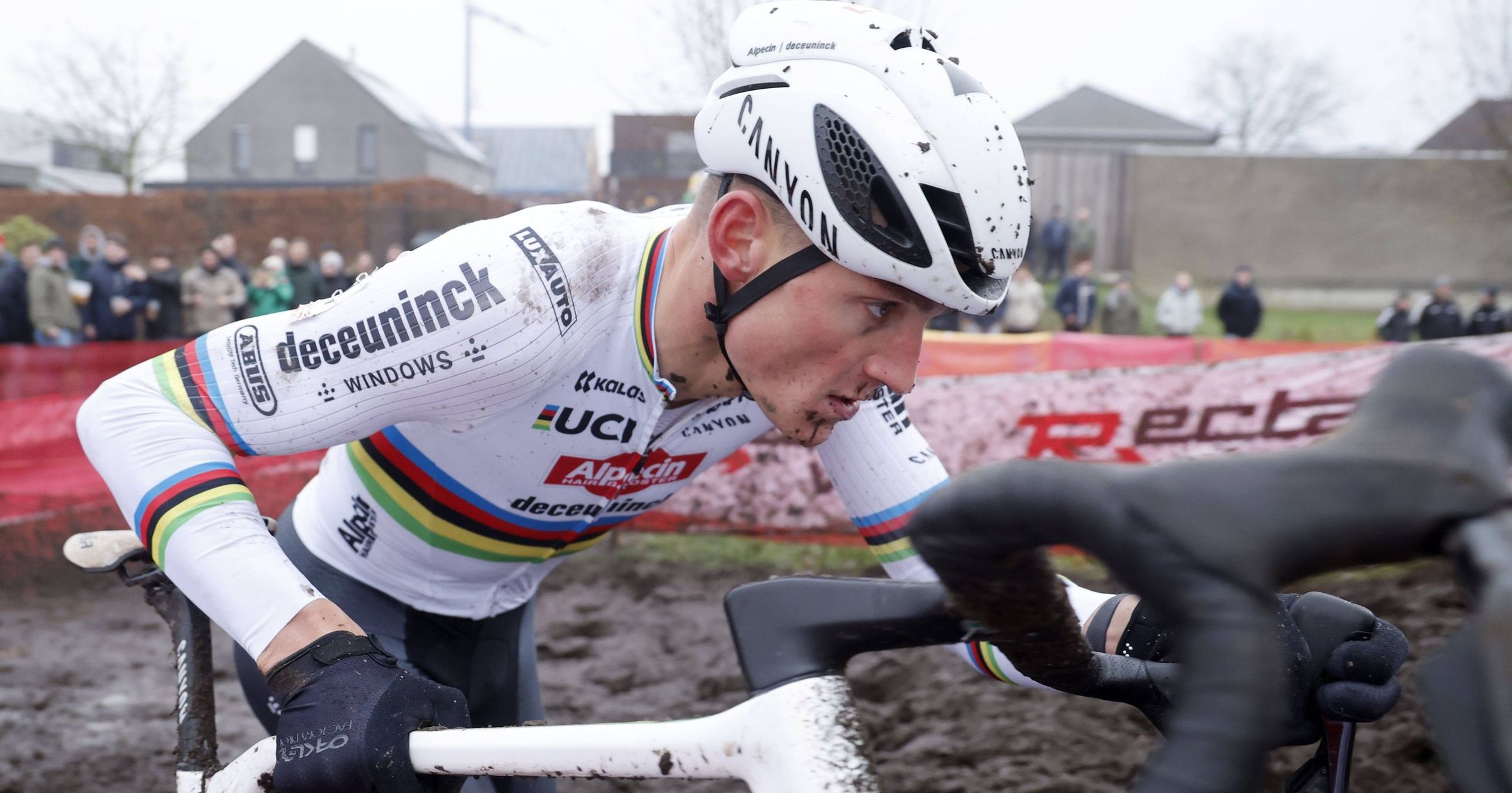 Touché aux côtes, Mathieu Van der Poel est forfait pour le GP Sven Nys ...