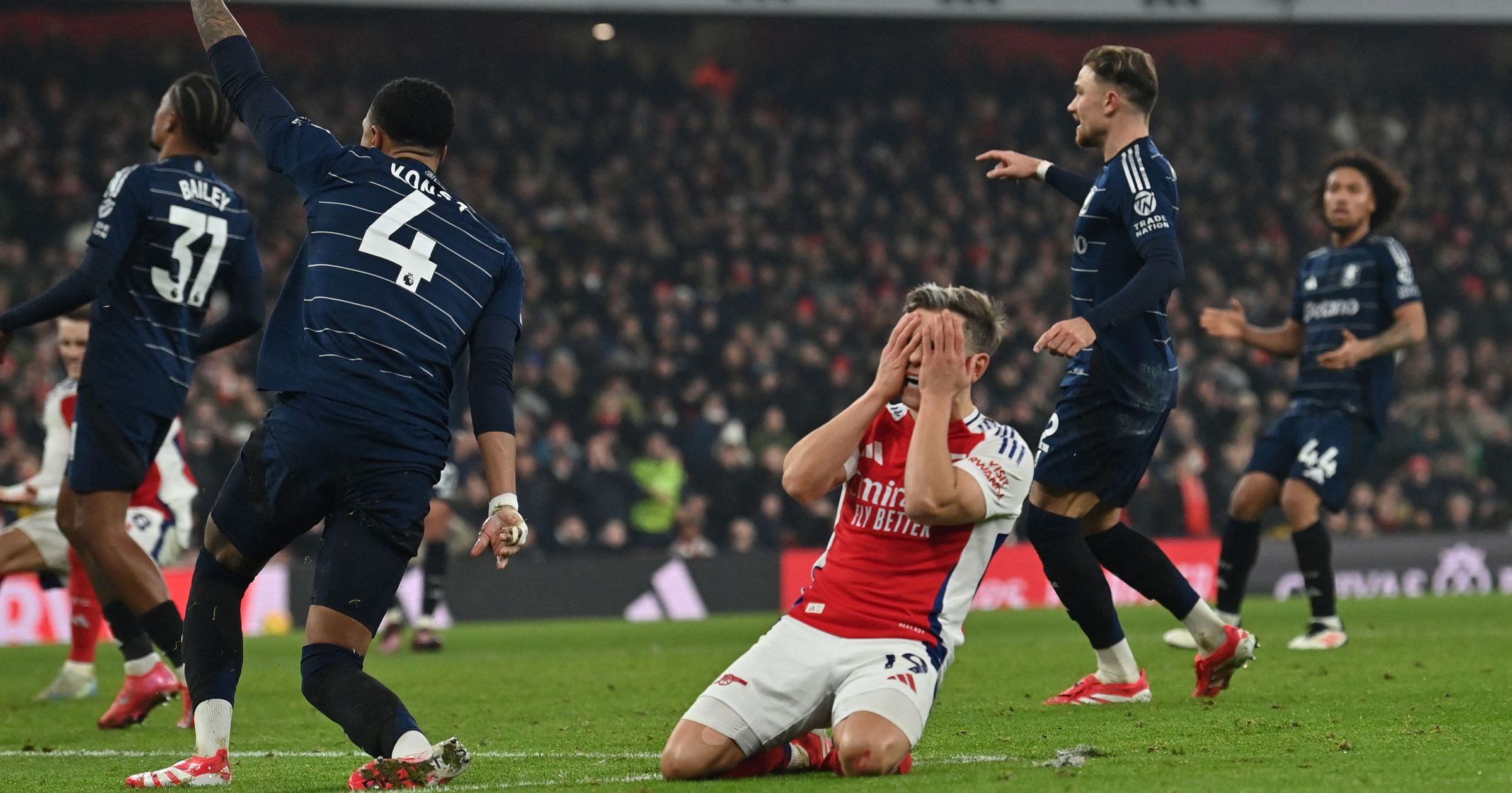 Premier League - Mauvaise opération pour les Gunners, tenus en échec par Aston Villa (2-2 ...