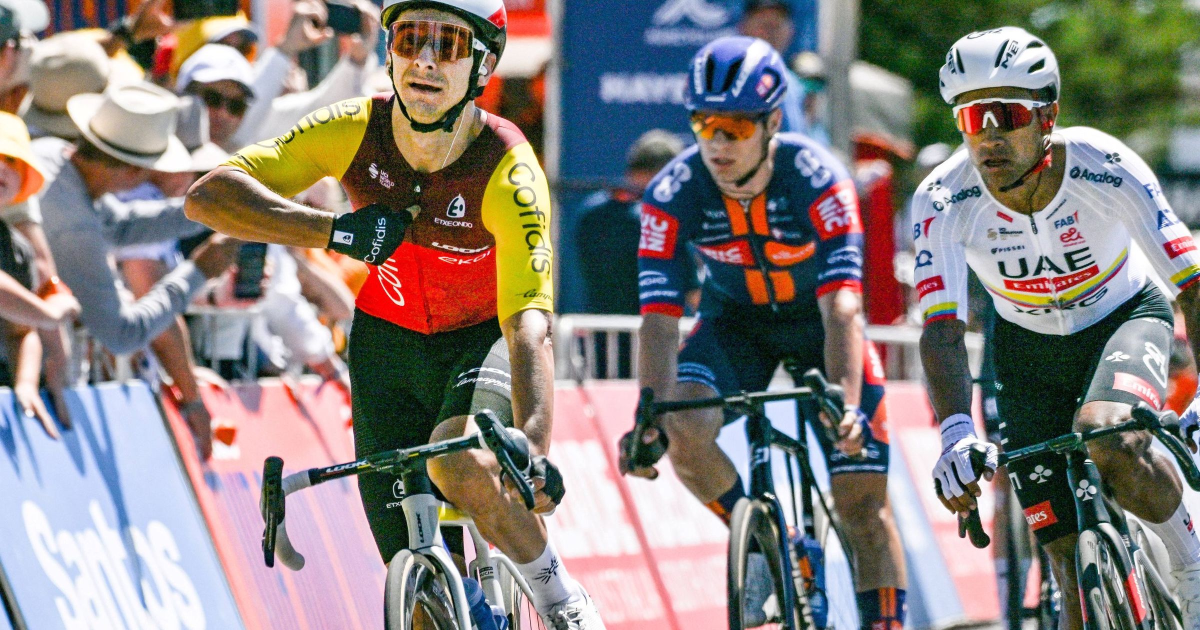Bryan Coquard wint sprint van uitgedund peloton in Tour Down Under ...