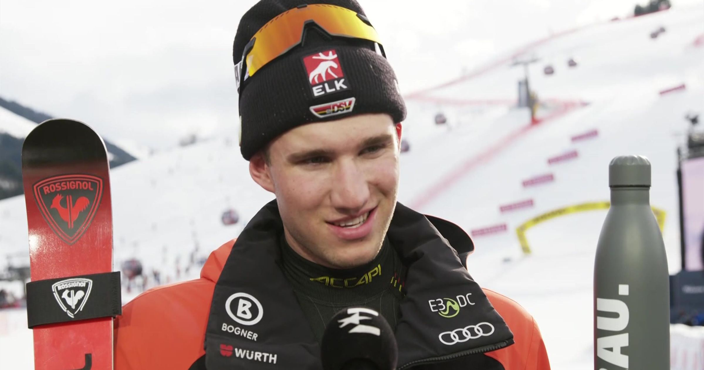 Luis Vogt gibt nach der Abfahrt bei der WM in Saalbach-Hinterglemm ...