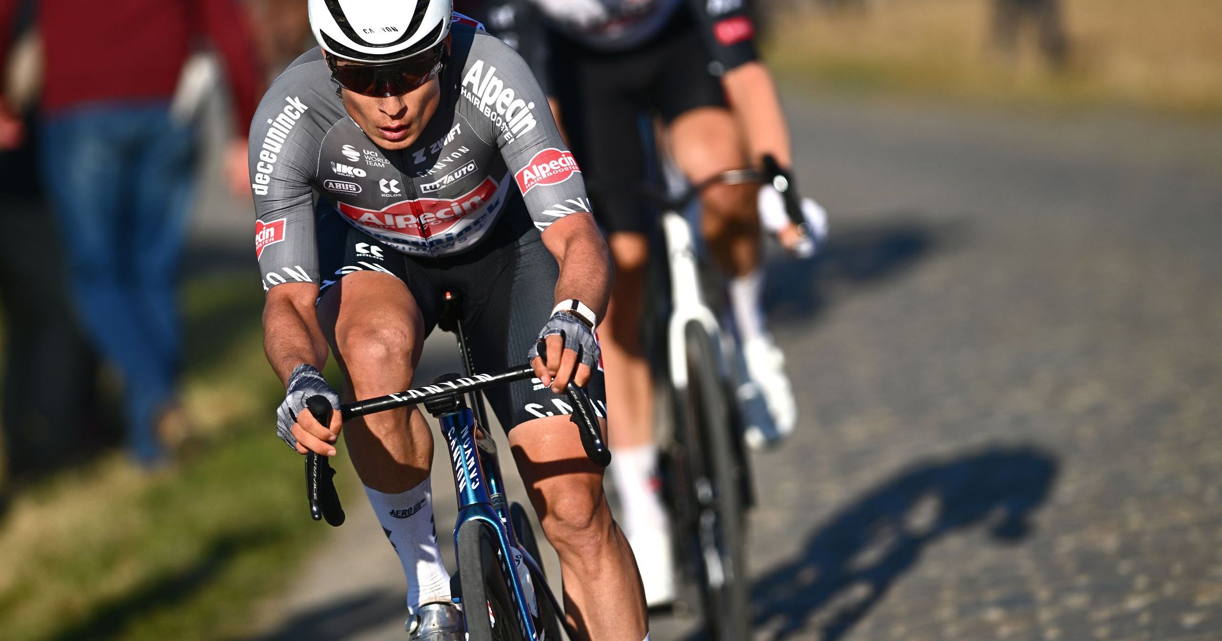 Jasper Philipsen deelt heuglijk nieuws - Belgische titelverdediger na ...