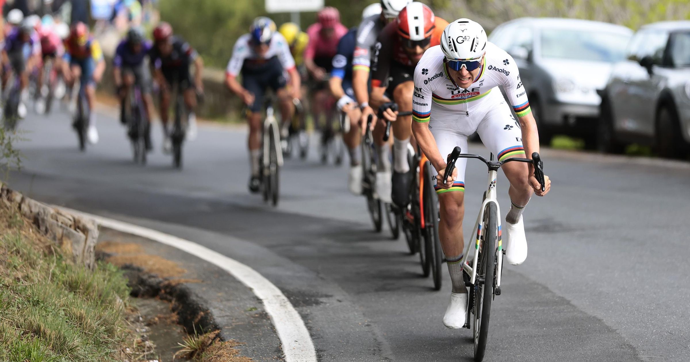 Milán-San Remo 2025 | El ataque de Pogacar para explotar la San Remo en la Cipressa que ya es ...