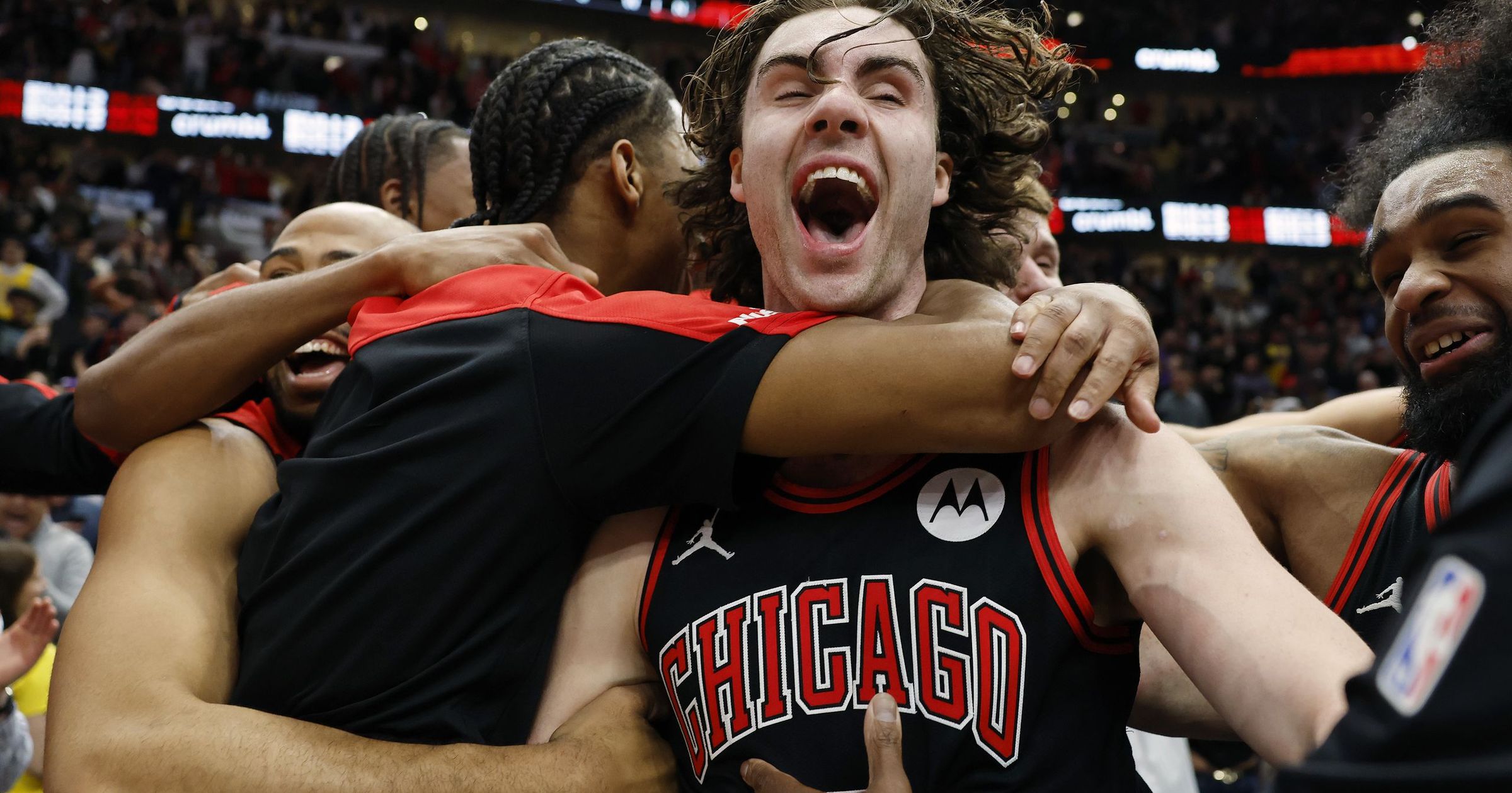 NBA - 9 pts en 12 secondes, buzzer du logo : les Chicago Bulls ...