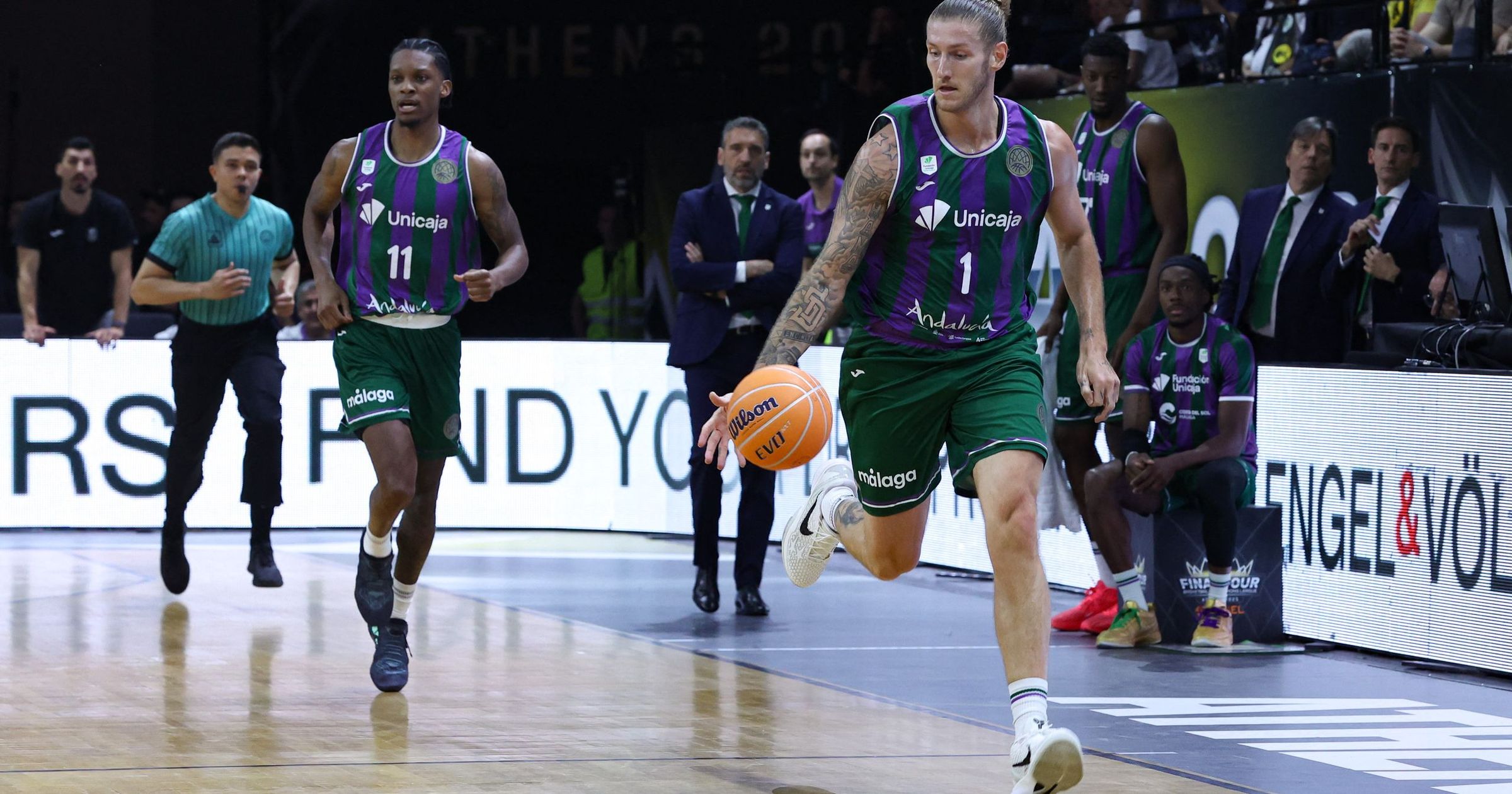 Unicaja Malaga wygrała Ligę Mistrzów FIBA. Aleksander Balcerowski z ...