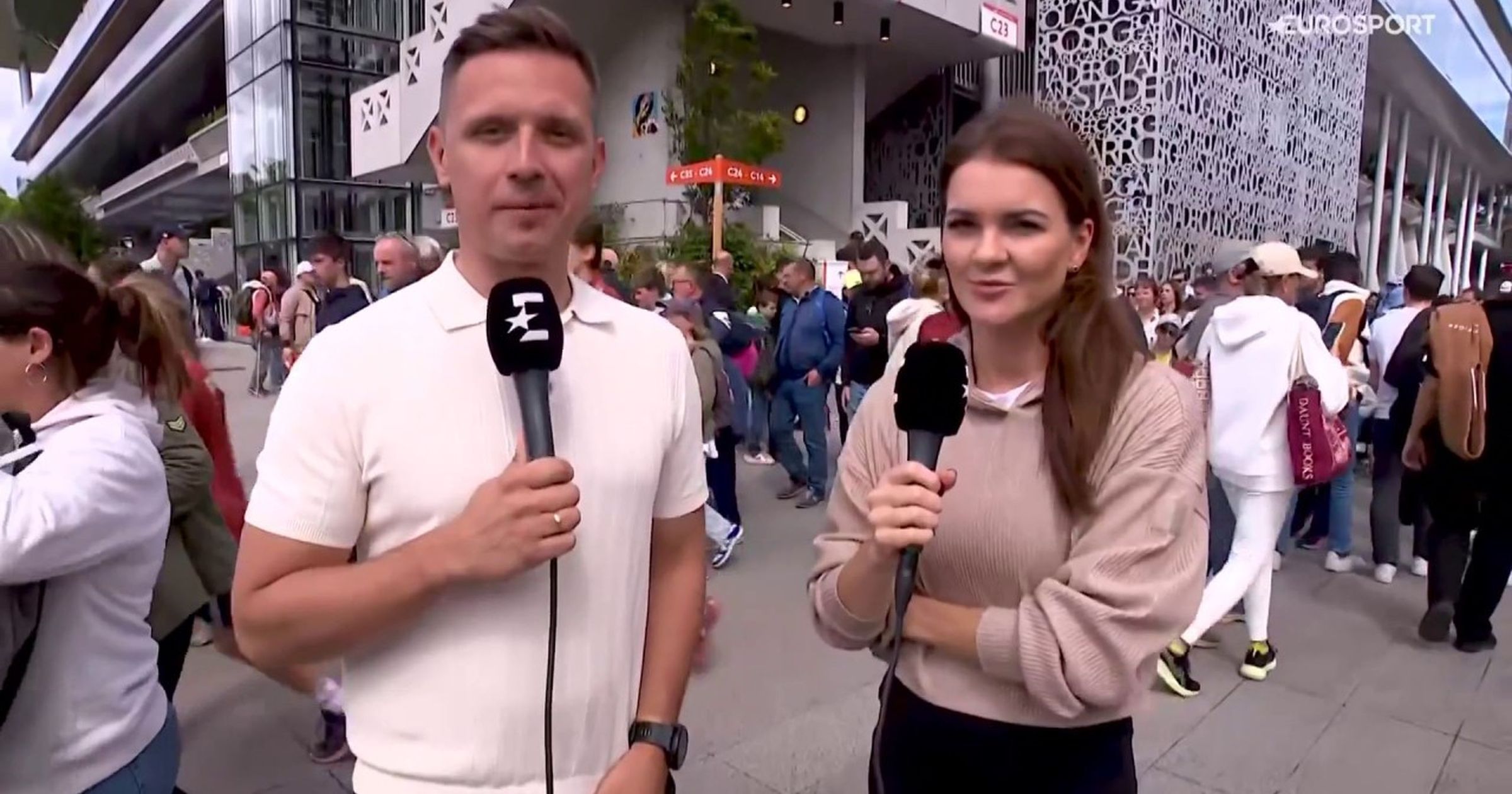 Paweł Kuwik i Agnieszka Radwańska przed meczem Fręch - Vondrousova w 2 ...