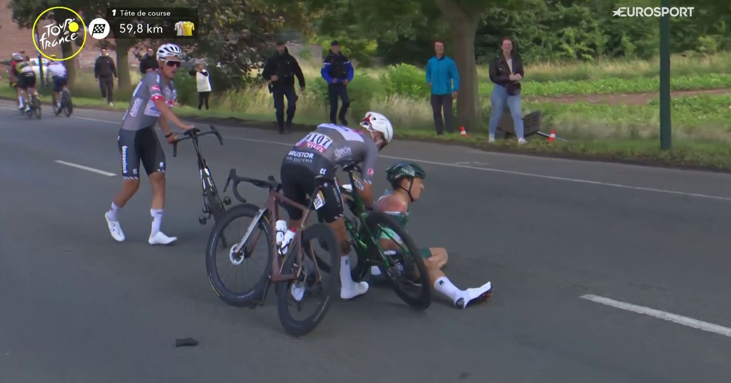 Tour de France 2025 - Terrible : Jasper Philipsen (Alpecin-Deceuninck ...