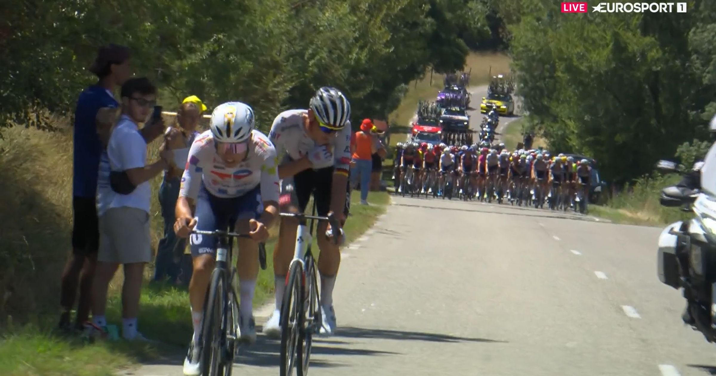 Quand Nils Politt hésite à laisser filer Alexandre Delettre lors de la ...