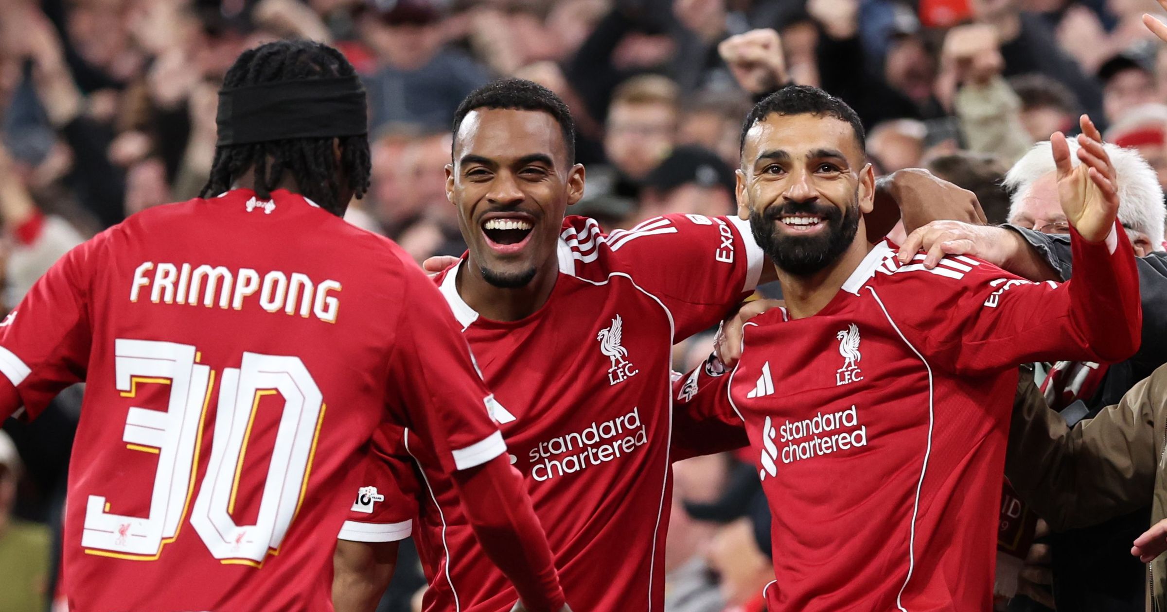 Virgil van Dijk kopt Liverpool in extremis naar eerste CL-zege in ...