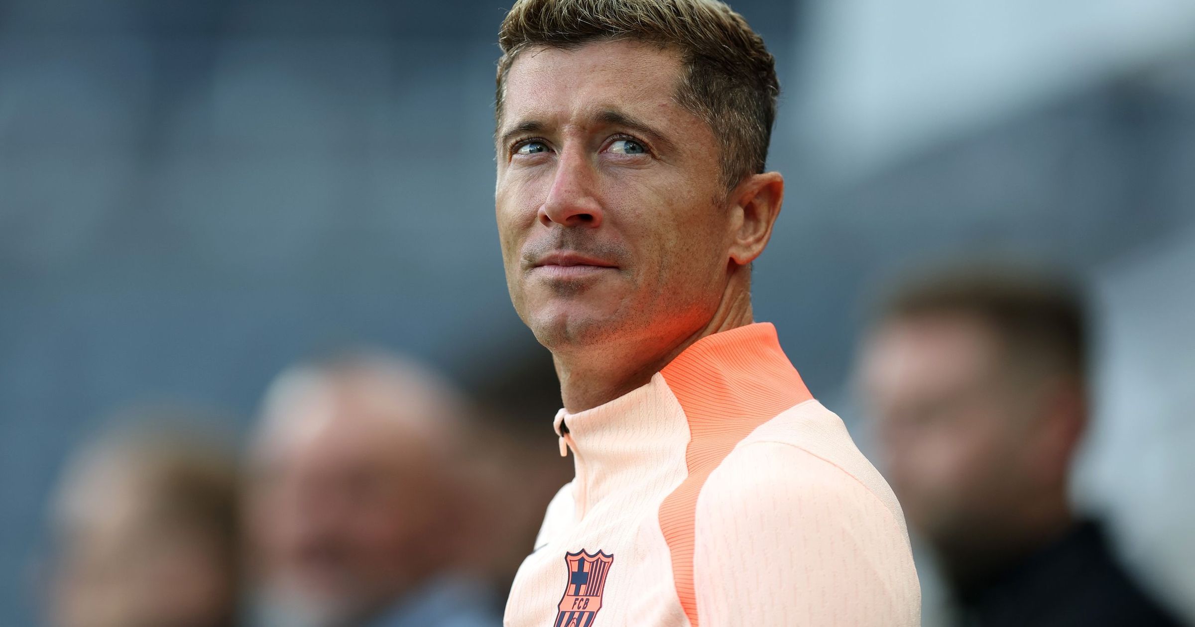 Robert Lewandowski w meczu Newcastle - FC Barcelona w Lidze Mistrzów ma ...