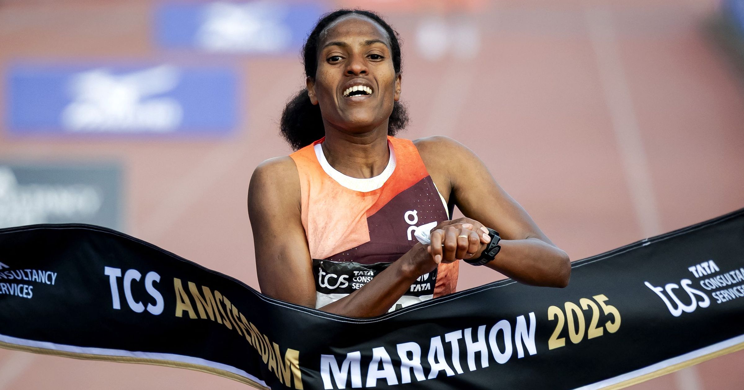 Maratón de Ámsterdam 2025 (F) | Final, resultados, tiempos y mejores ...