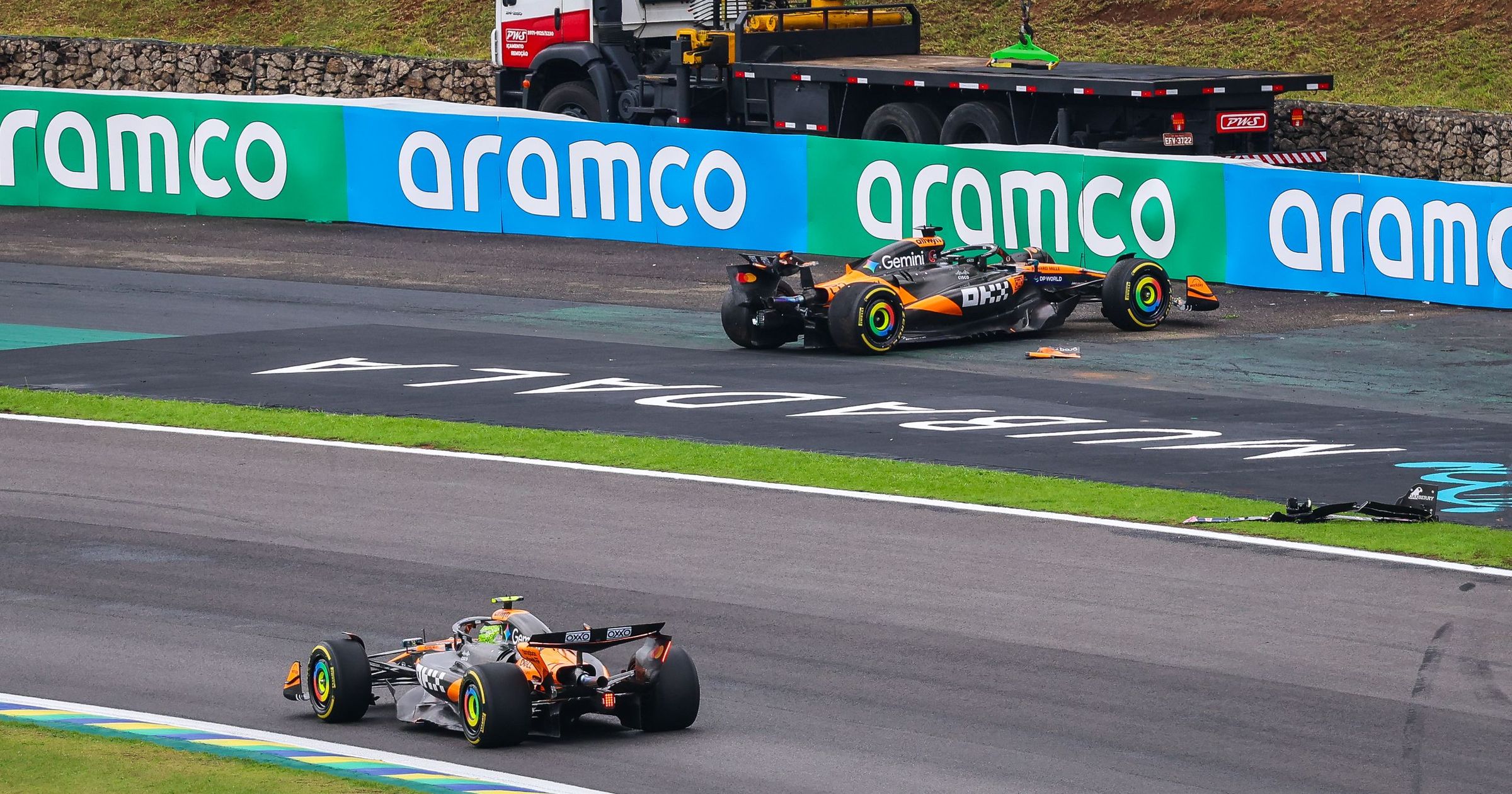 Oscar Piastri abandonne à nouveau après un accident en course sprint ...