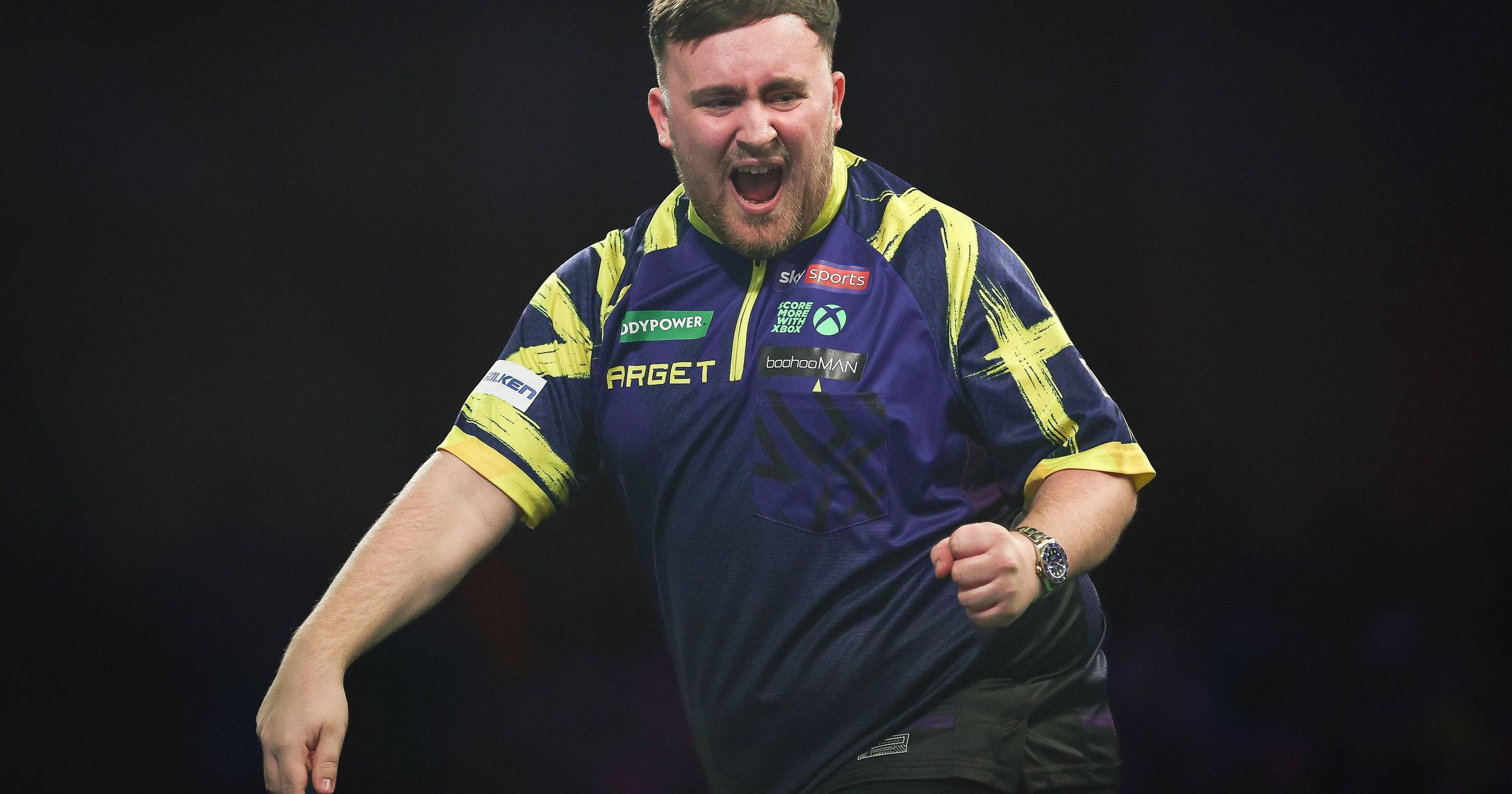 Darts-WM: Wunderkind Luke Littler strauchelt - und siegt dann doch ...